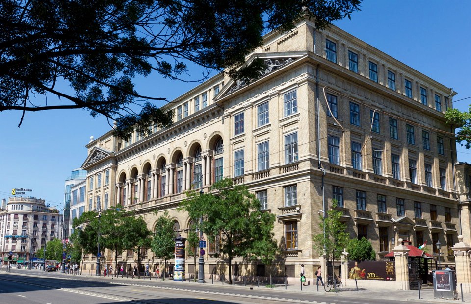 罗兰大学_E?tv?s Loránd University_院校介绍_启德留学选校